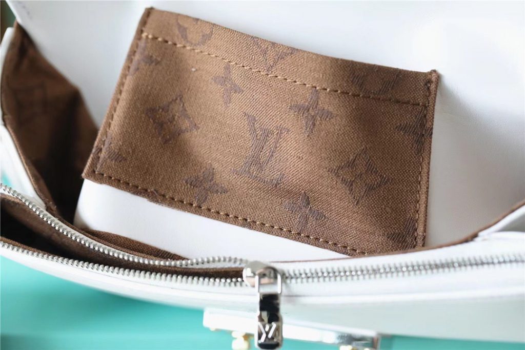 LV Swing Monogram White - Bmai